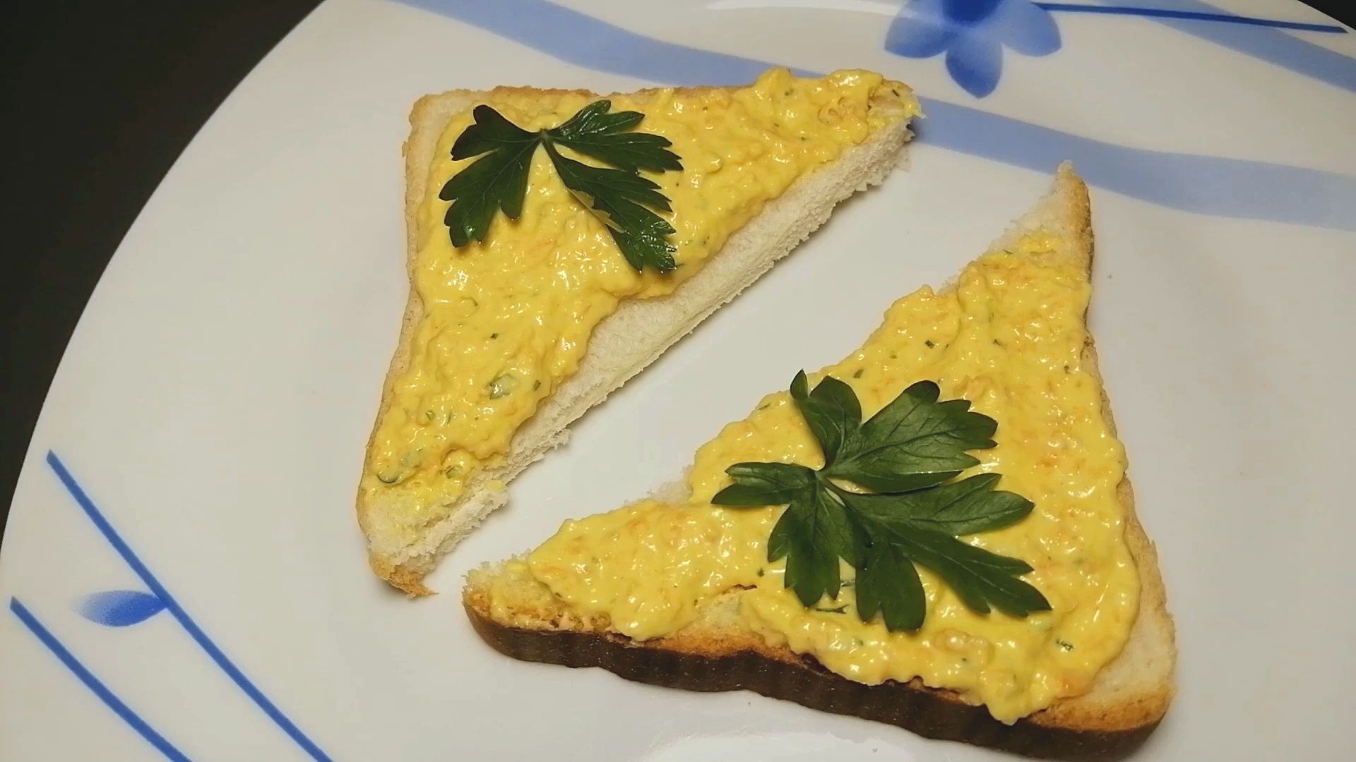 Пикантная паста из морковки по-Корейски и яиц