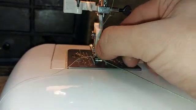 Швейная машина пропускает, точнее не шьет. Самые грубые ошибки эксплуатации швейных машин