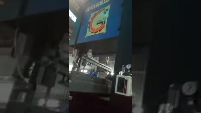 Вертикальный двухшкивный метчив