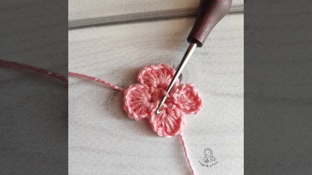 Заколка для волос.Вяжем цветочек.