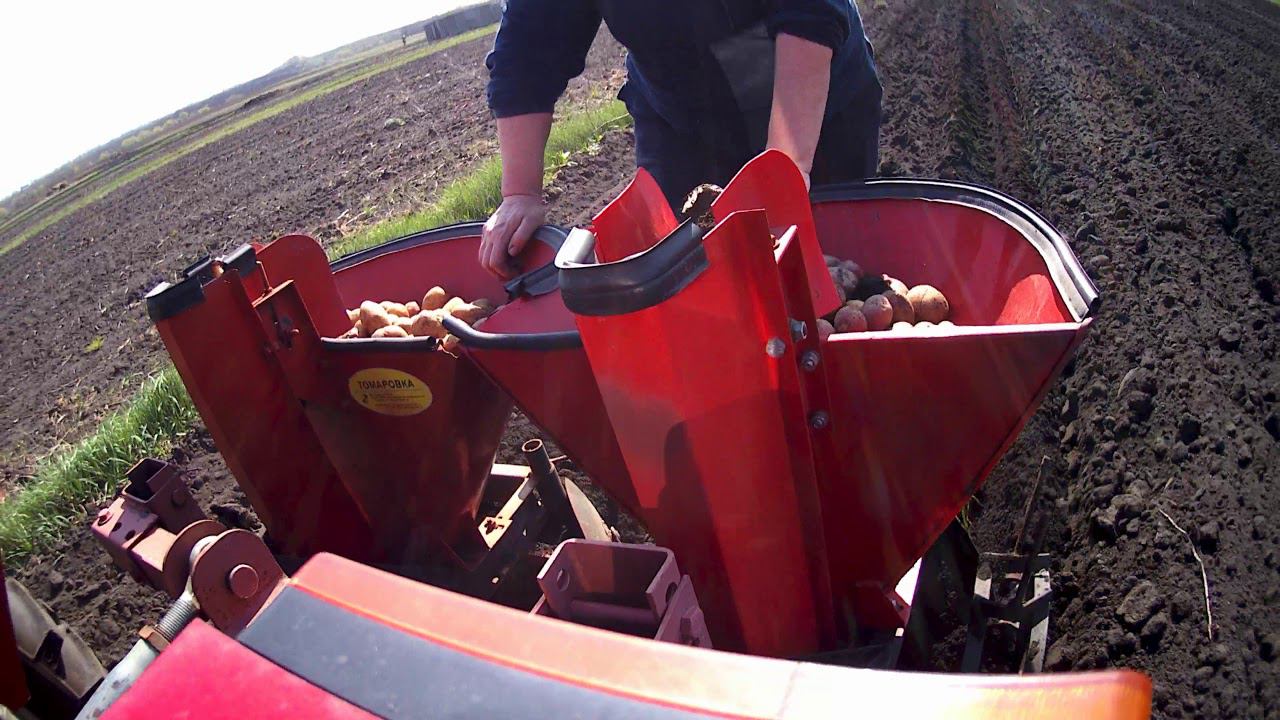 Самодельная двухрядная картофелесажалка и китайский трактор Синтай ХТ220