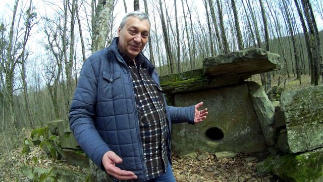 Дальний дольмен левого берега реки Пшада