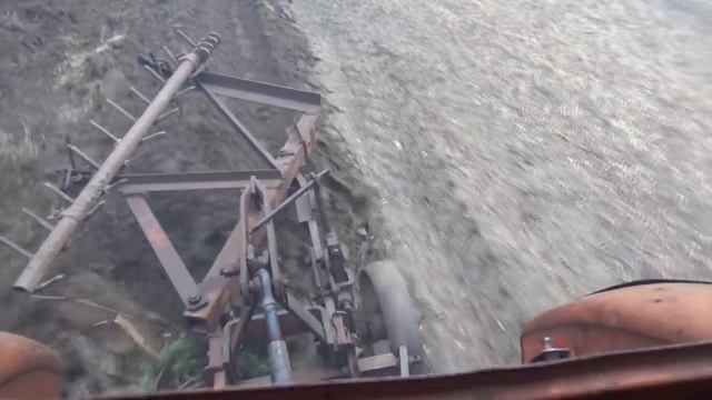 Первая борозда на нашем Т-40 АМ ,пробный выезд.