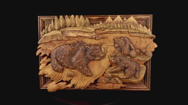 Резная картина Мишки на рыбалке