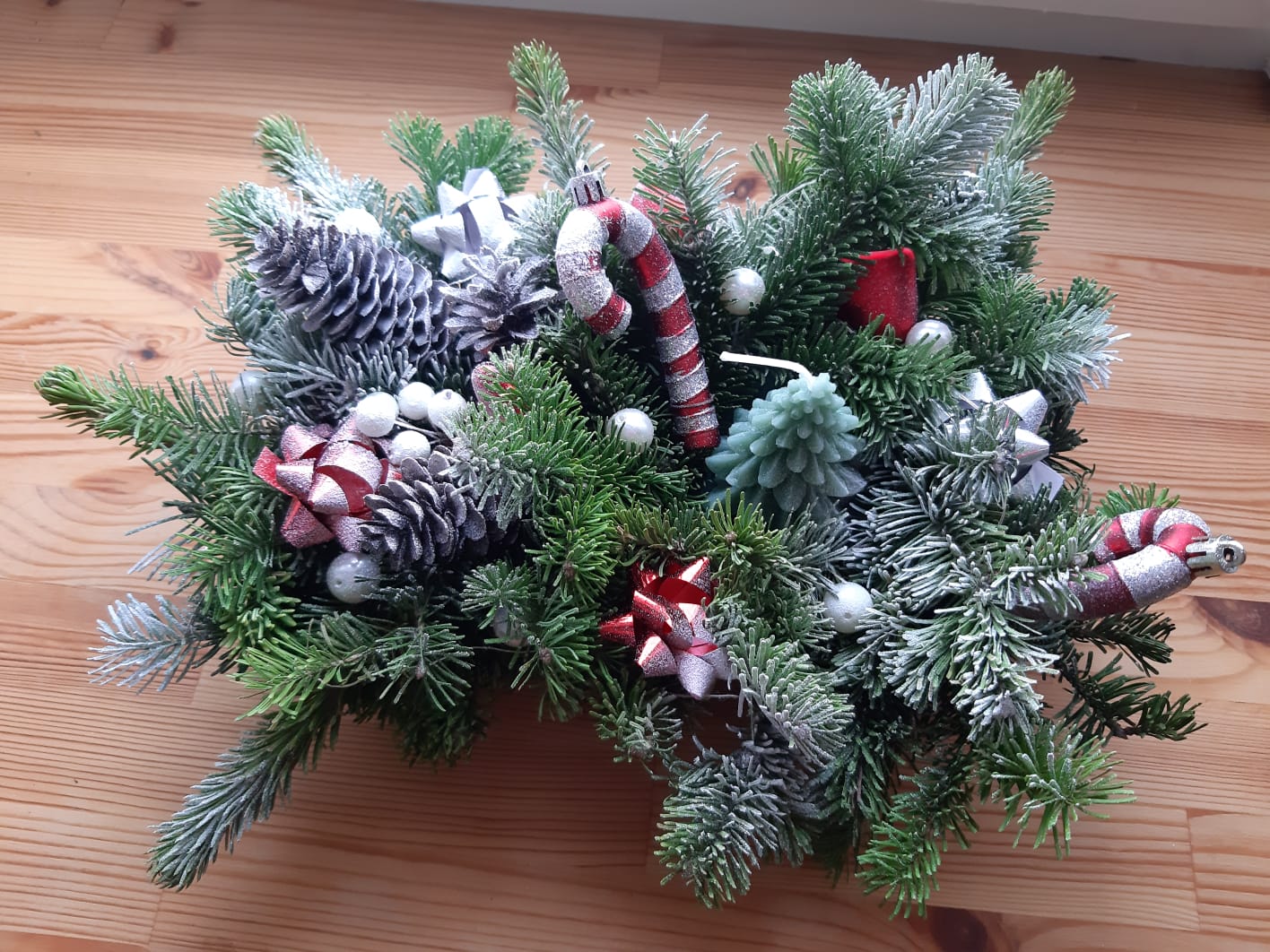 НАСТОЛЬНАЯ НОВОГОДНЯЯ композиция с веточками пихты/ christmas composition on the table.mp4