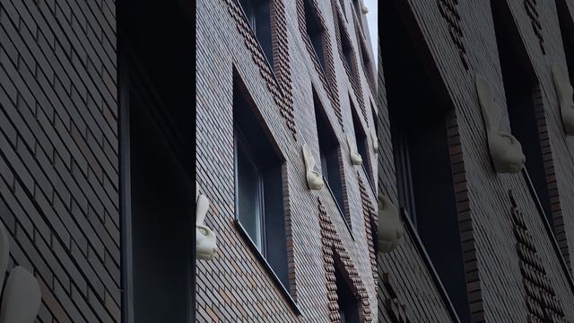 Милоты вам в ленту =) #МЕСТО - #Москва. Дом с Зайцами в #ЗИЛАРТ #rutube #shorts #лента #путешествия