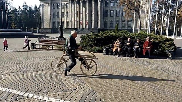 Сергей Дашевский воссоздал велосипед барона фон Дреза