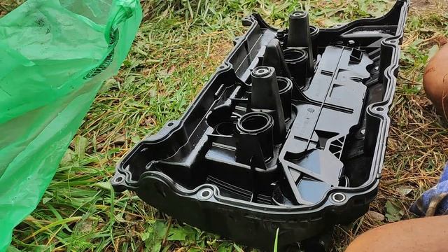 Замена уплотнений на клапанной крышке двигателя ЕР6