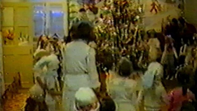 1992.12 Новогодний утренник в саду Саше 4,5 года