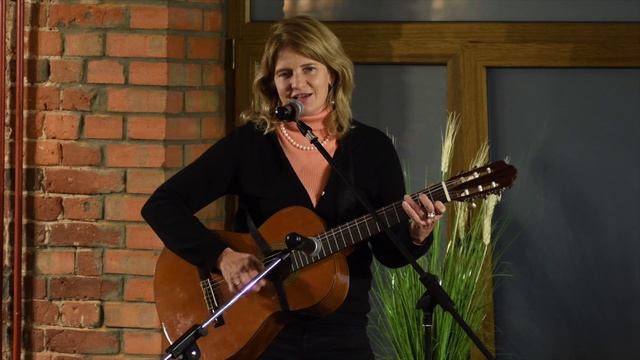 Наталья Касперская с песней «Дорогой длинною» на ИТ-Квартирнике АРПП