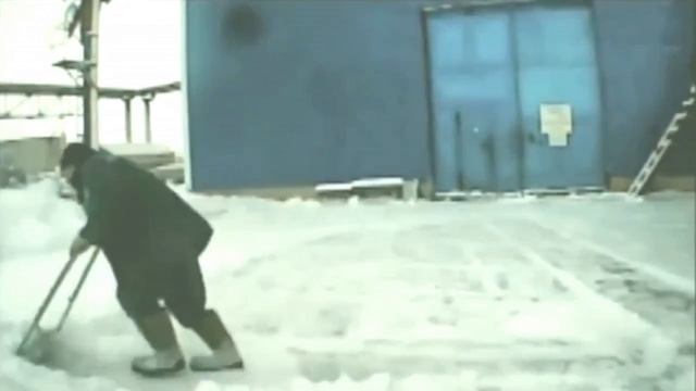 КАРЬЕРНАЯ ЗАГОГУЛИНА или _АЛЛЕРГИЯ НА СНЕГ_.mp4