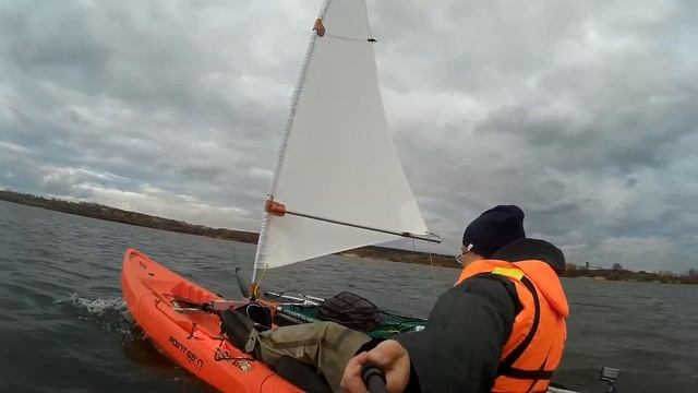 Забил в каяк я мачту туго...