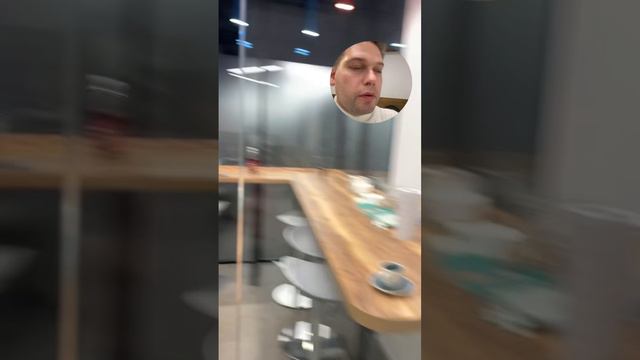 Стеклянная дверь в кухню