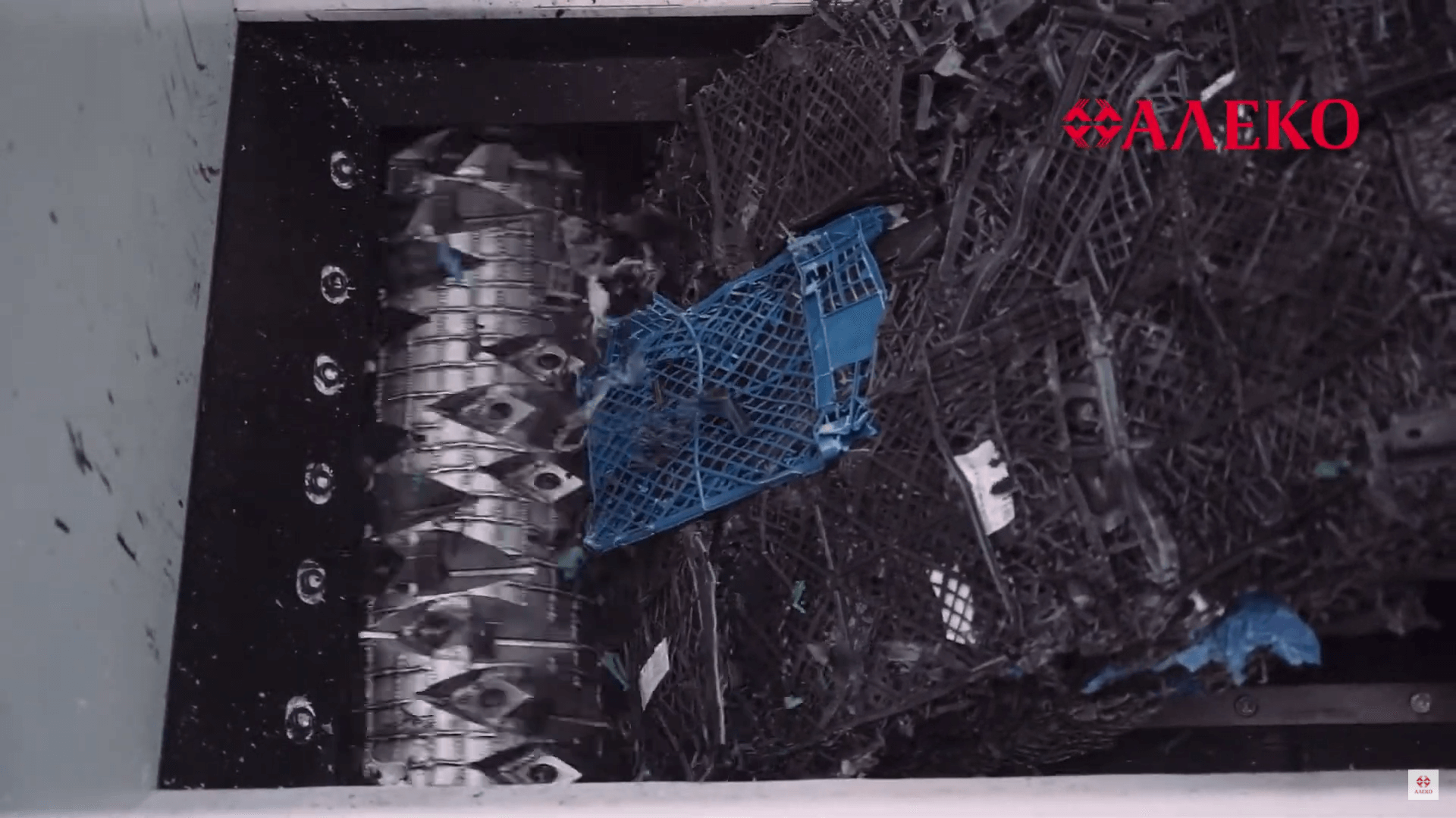 Шредер однороторный для измельчения ящиков из пластика Raptor Pro