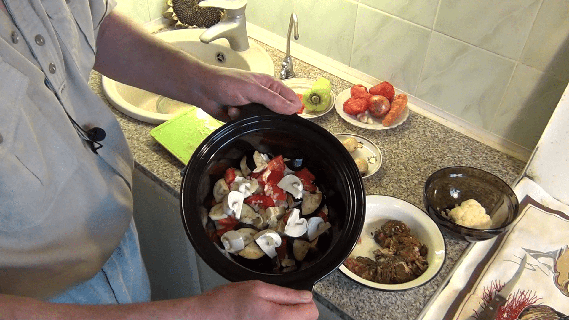 Курица в овощном рагу с грибами  #1 \ медленноварка Kitfort КТ-206