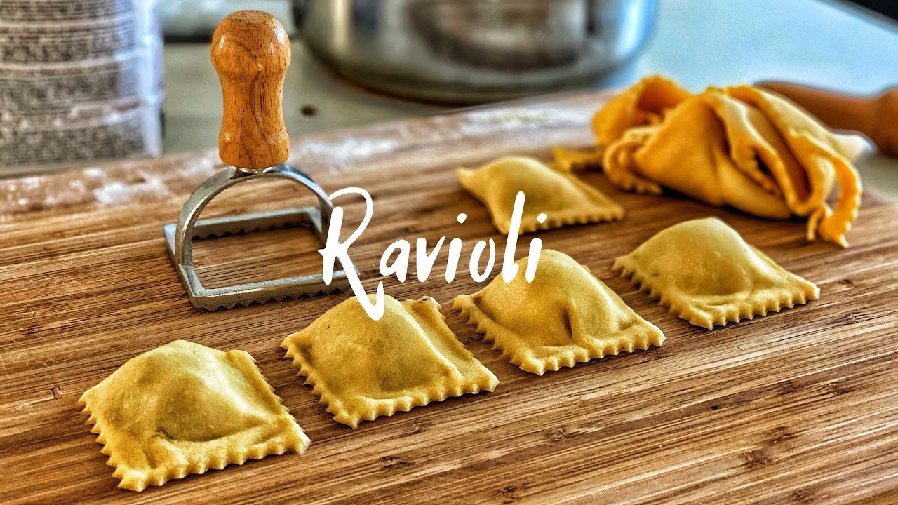 Равиоли Болоньезе. Рецепт теста для Равиоли. Ravioli Bolognese recipe.