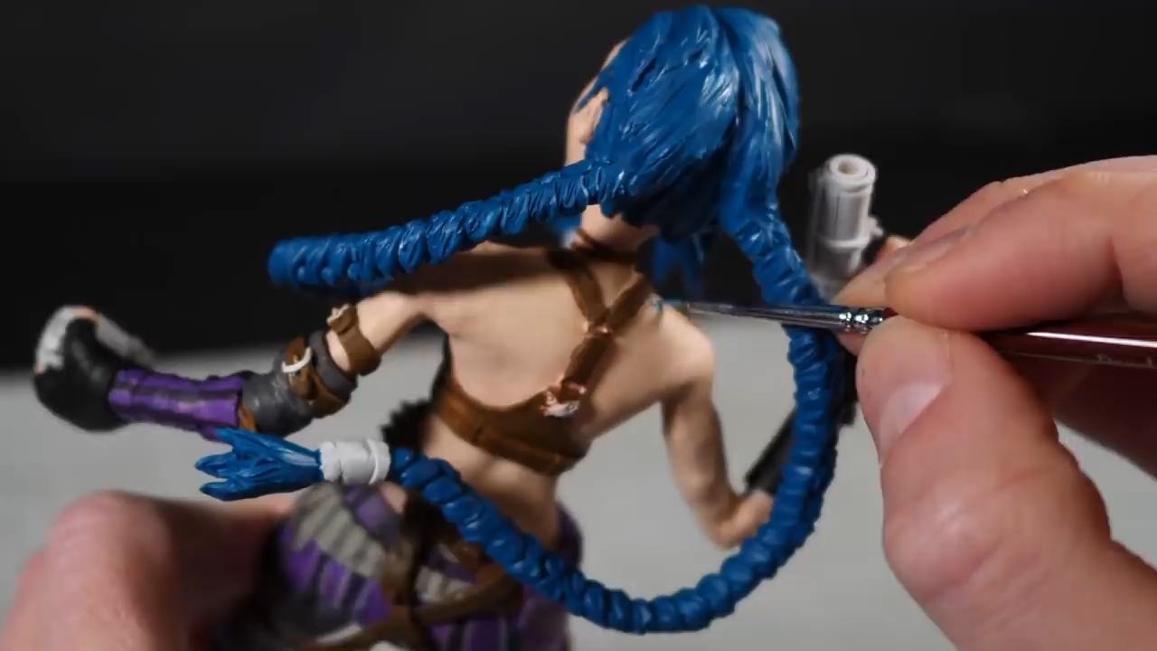 Лепка фигурки Джинкс из Аркейн: League of Legends.