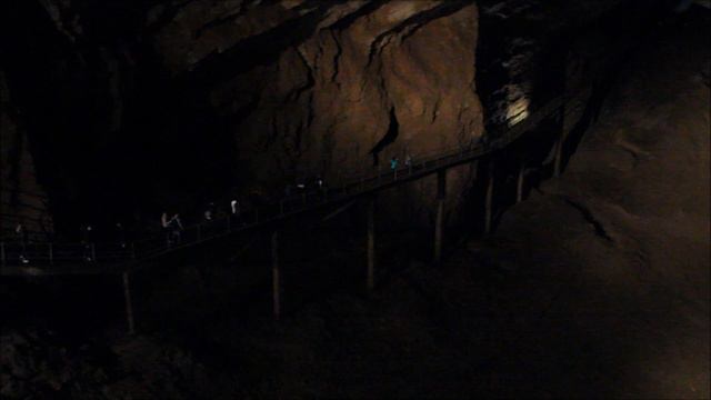 Абхазия. Новоафонская пещера. Зал Махаджиров.