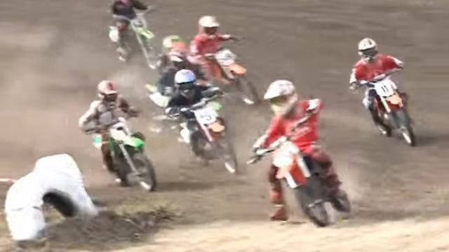 Соревнования по мотокроссу состоялись в Кузнецке на мотодроме 'Солнечный' Октябрь 2010 год.