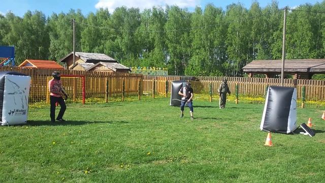 «Дикие белки» играют в Achery Tаg