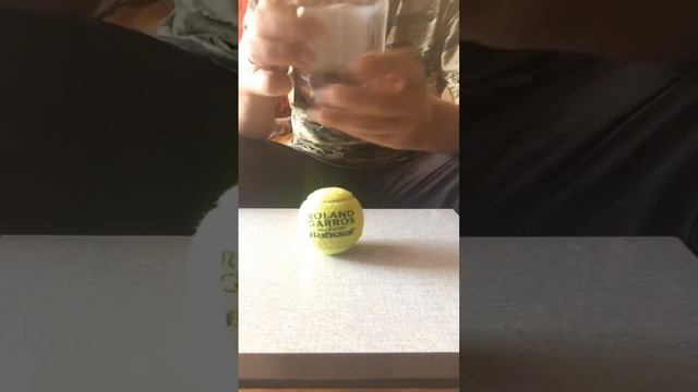 #shorts Мячик в банке сквозь стекло  #SHORTS