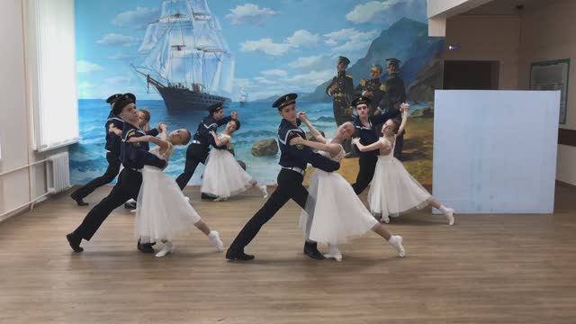 «Там, за туманами»