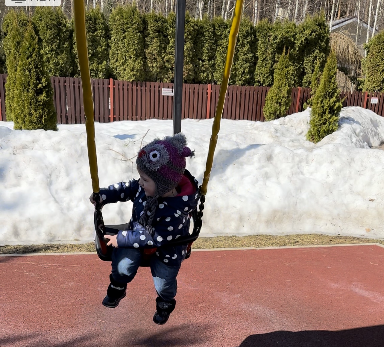 Играем в съедобное не съедобное {Еве г2 года и 1 месяц)