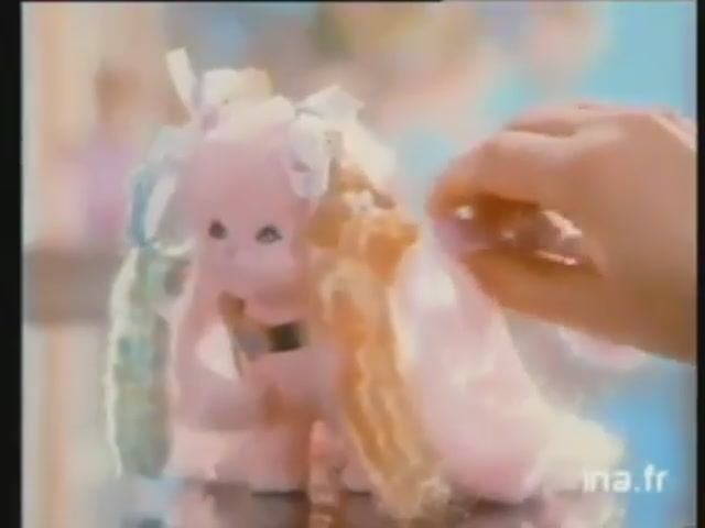 Lady lovely locks French commercial