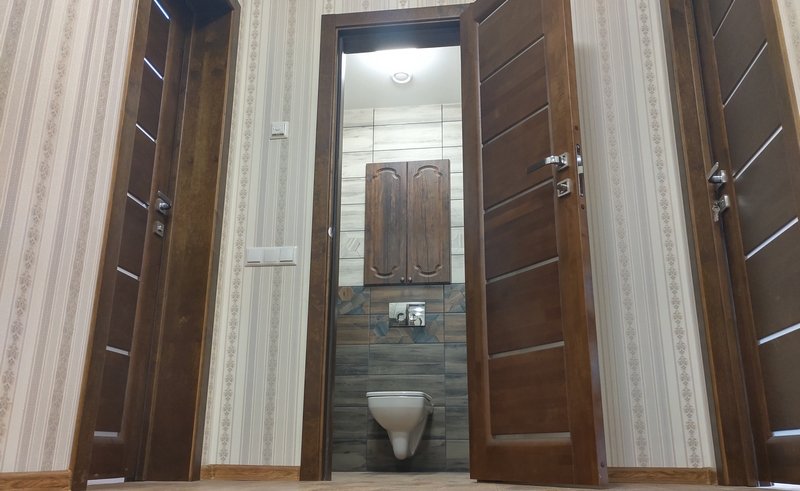 Установка дверей + Деревенская раскладка плитки.