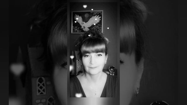 Интересуется ли вами партнёр. Расклад таро на 2 вартанта