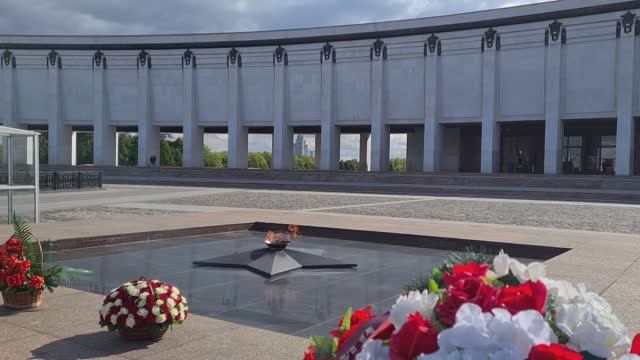 Возложение цветов ко Дню Победы