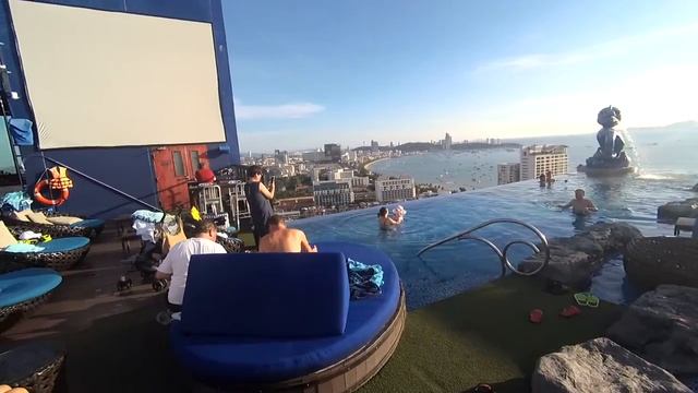 Бассейн на крыше Сеам Сеам. Тайланд. Паттайя