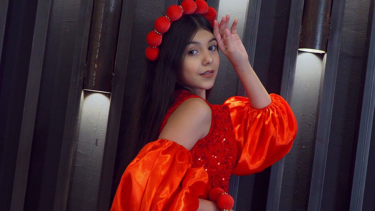 BACKSTAGE VIDEO FASHION CHRISTMAS PROJECT