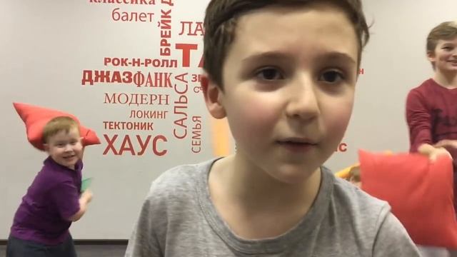 Взгляд Снизу поздравляет девушек с 8 марта!