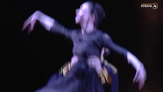 Худрук фестиваля современной хореографии Александр Мацко - мы смотрим балет, и в нас попадает слово