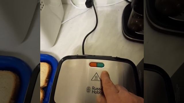 Сэндвичница Russell Hobbs..mp4