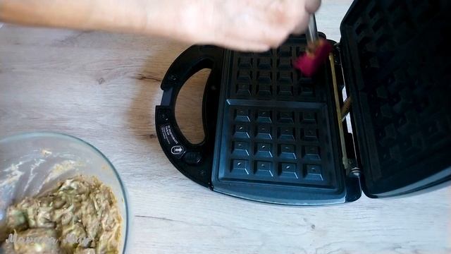 Рецепты диабетикам. Оладьи из кабачка приготовленные в вафельнице.