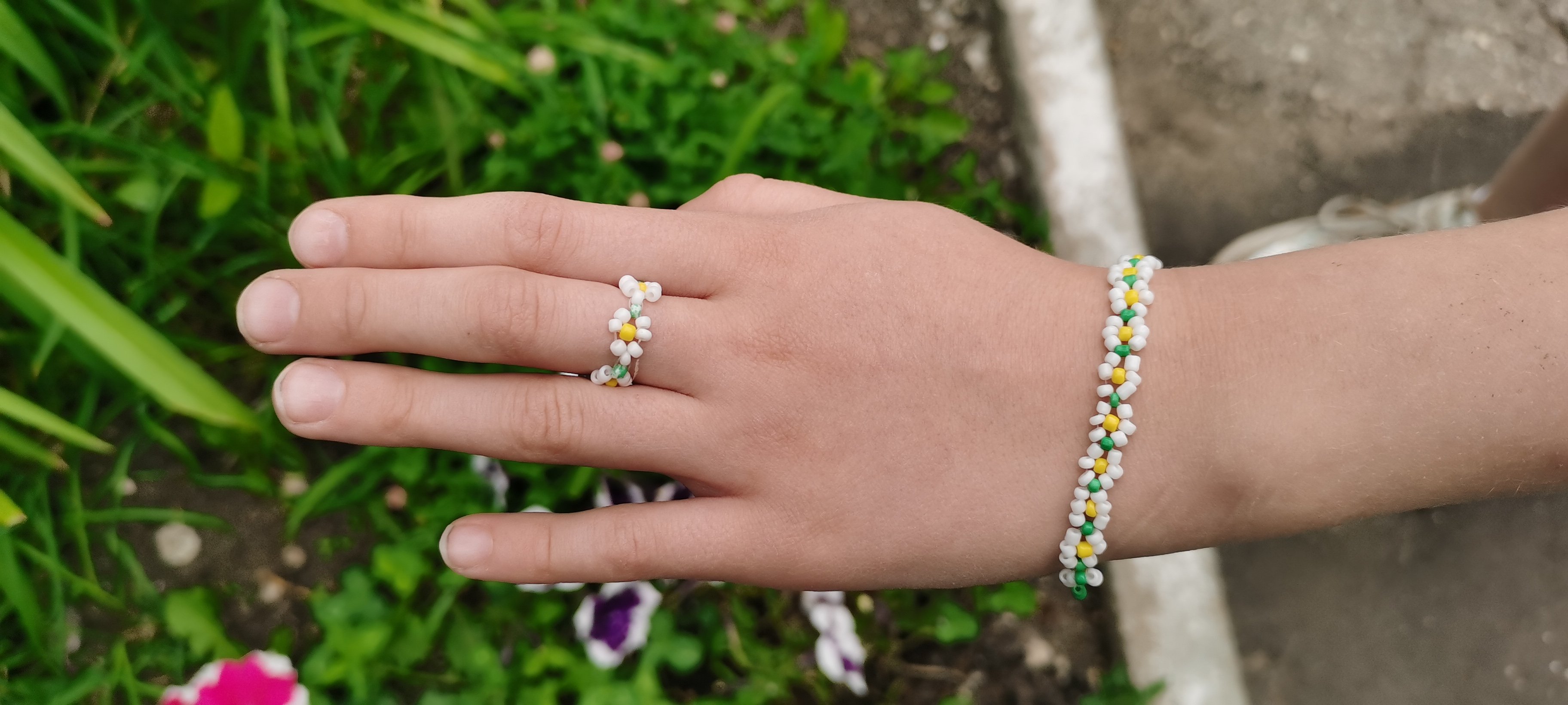 Браслет ромашка. Самый надежный способ плетение браслета с ромашками!!!