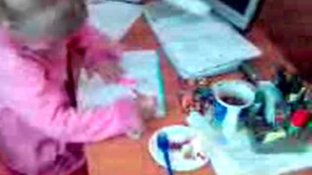 дочка работает в офисе