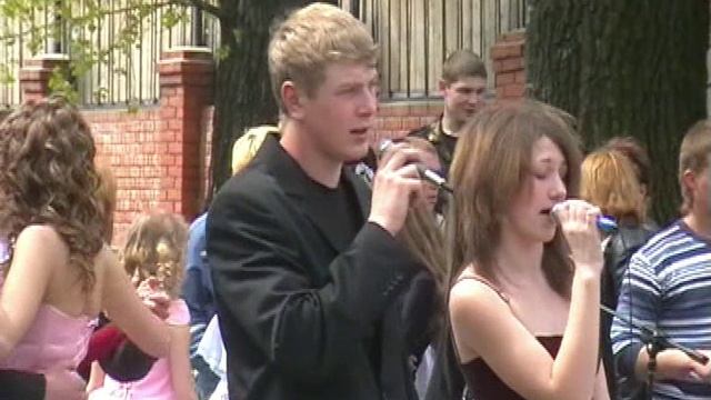 2007.05.09 Митинг и концерт в пос. Александровка  в день победы 13- Белый танец