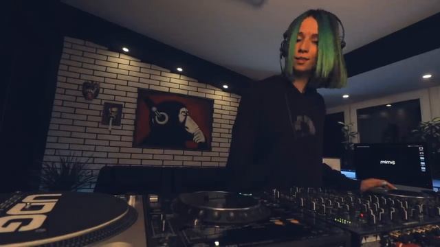 Miss Monique - MiMo Weekly Podcast 019 [Progressive House _ Melodic Techno DJ Mix]