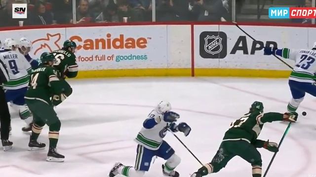 Кирилл Капризов «убил двух зайцев»: сотрясение мозга и сломанный нос  у хоккеиста «Ванкувера» смотре