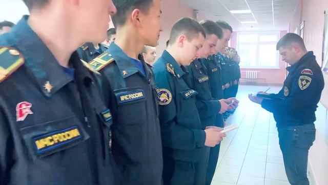 Построение. С чего начинается учебный день в колледже?