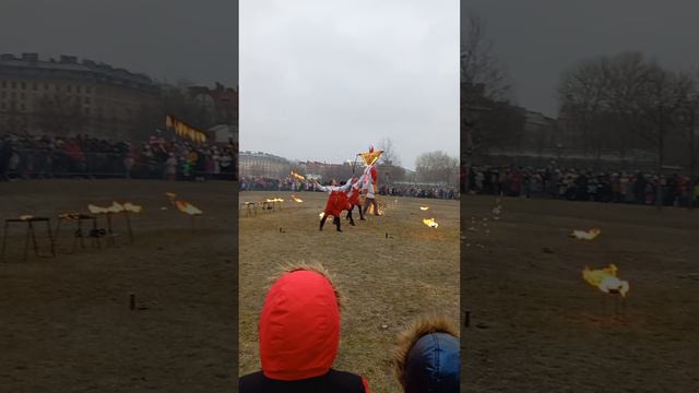 А вы видели традиционный обряд сжигания чучела Масленицы?