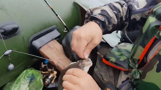 Рыбалка на камбалу на море.1.avi