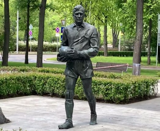 ПАМЯТНИК ЛЬВУ ЯШИНУ ПУТЕШЕСТВИЕ В ЛУЖНИКИ ЧАСТЬ 7