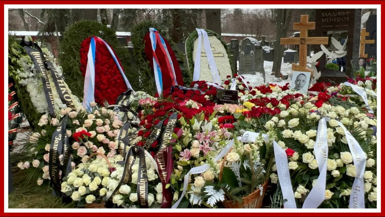 Могила Инны Чуриковой // Москва, Новодевичье кладбище 18.01.2023 //