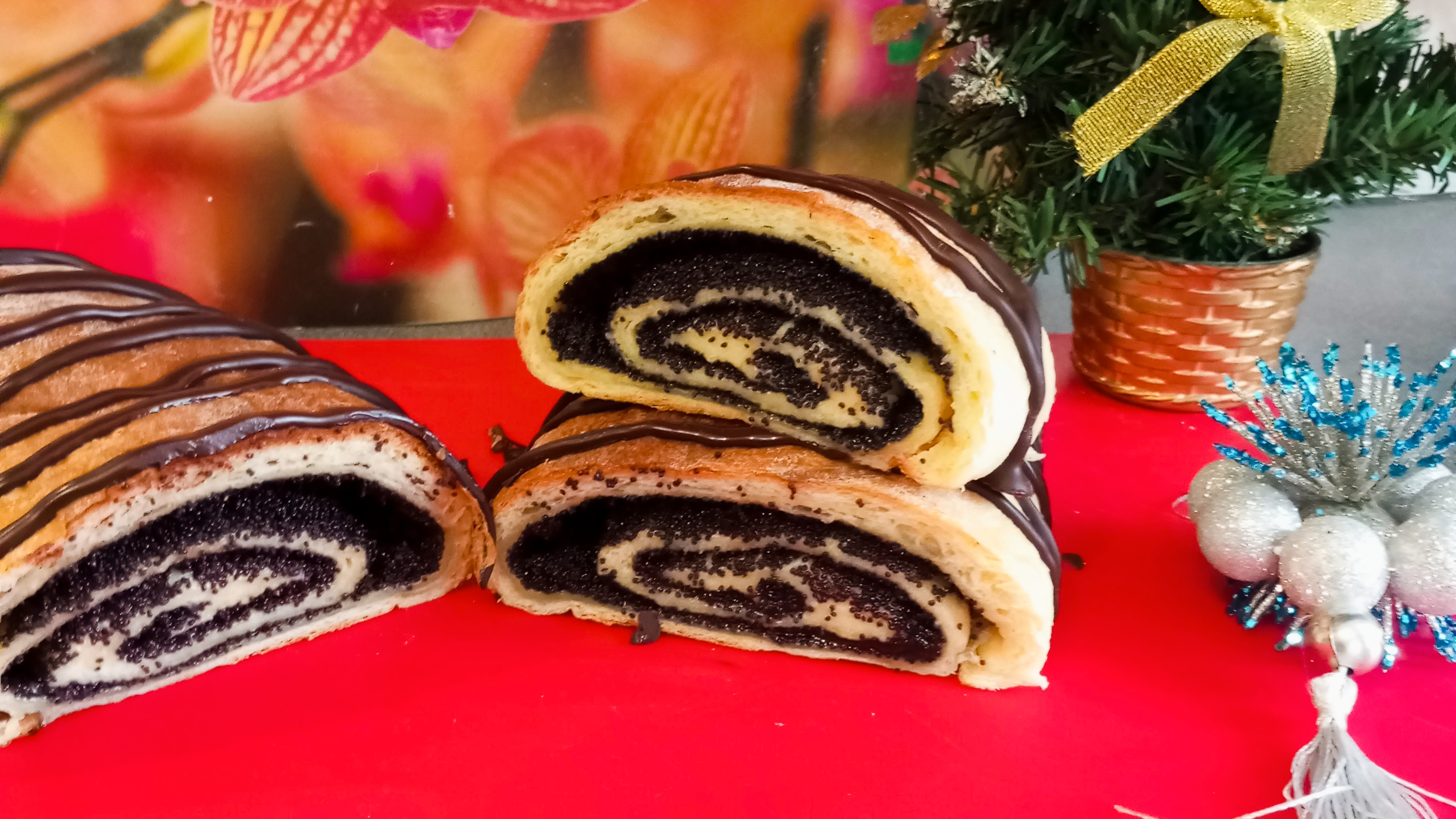 Рулет с Маком и шоколадной глазурью из готового теста за 15 минут