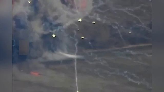 Мощная  детонация БК