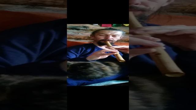 Импровизация на бамбуковой флейте сяо.